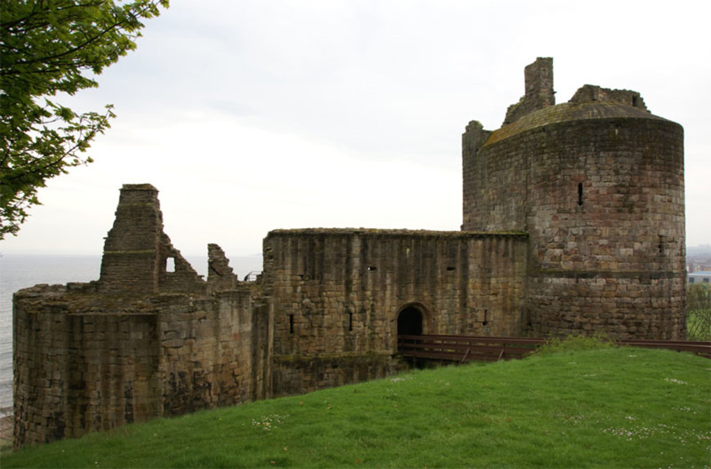 Ravenscraig Castle