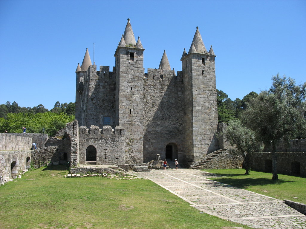 Santa Maria da Feira Castle